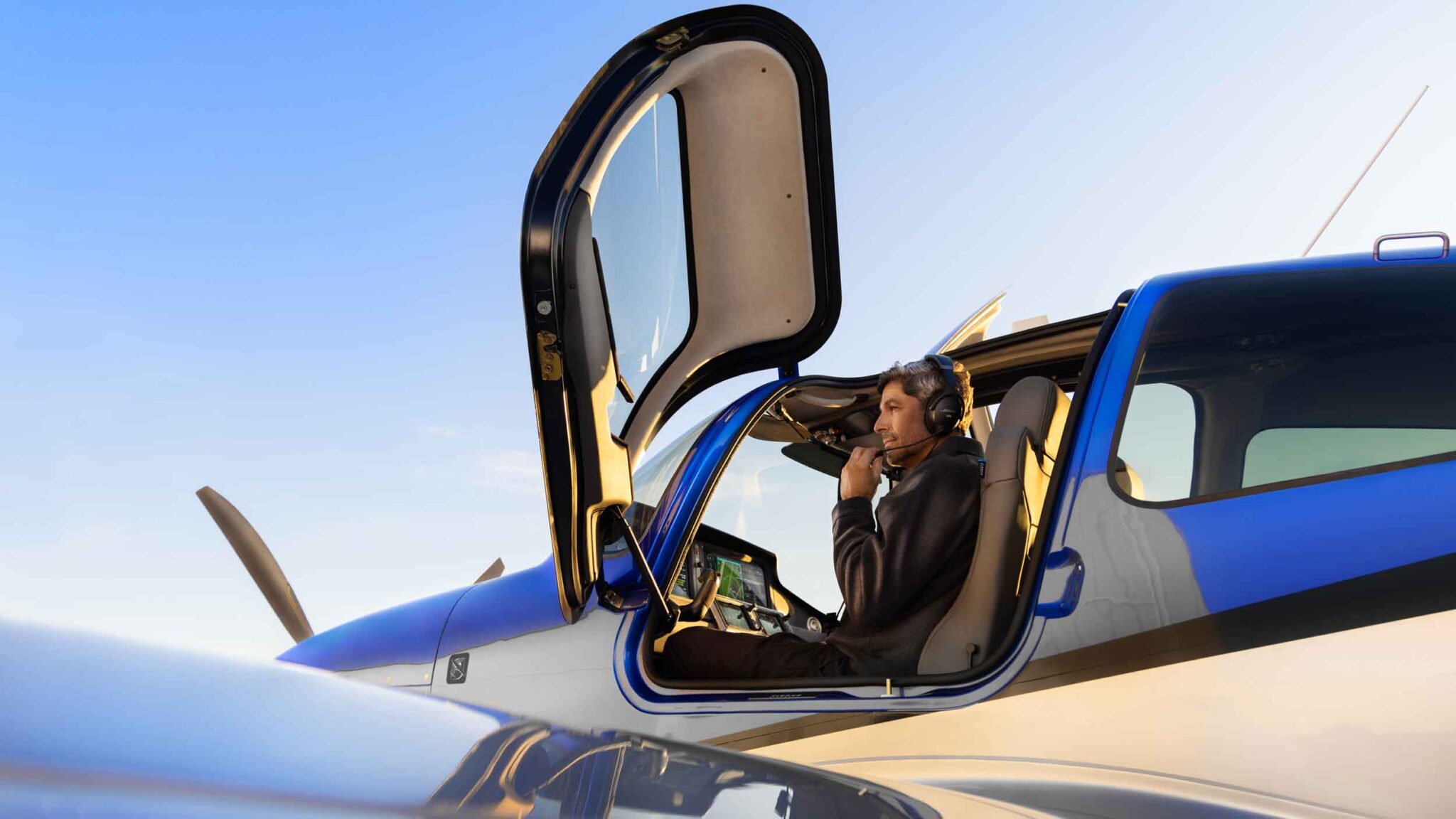 Cirrus Aircraft unveils Generation 2 Vision Jet : : FLYER