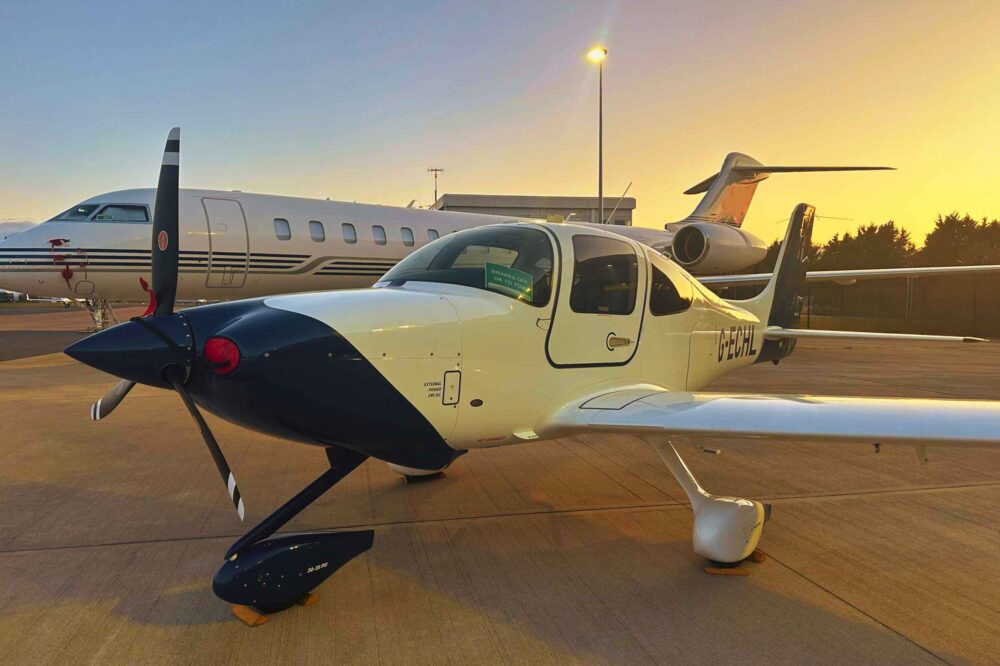 Echelon Air unveils new Cirrus G7 trainer at Biggin : : FLYER