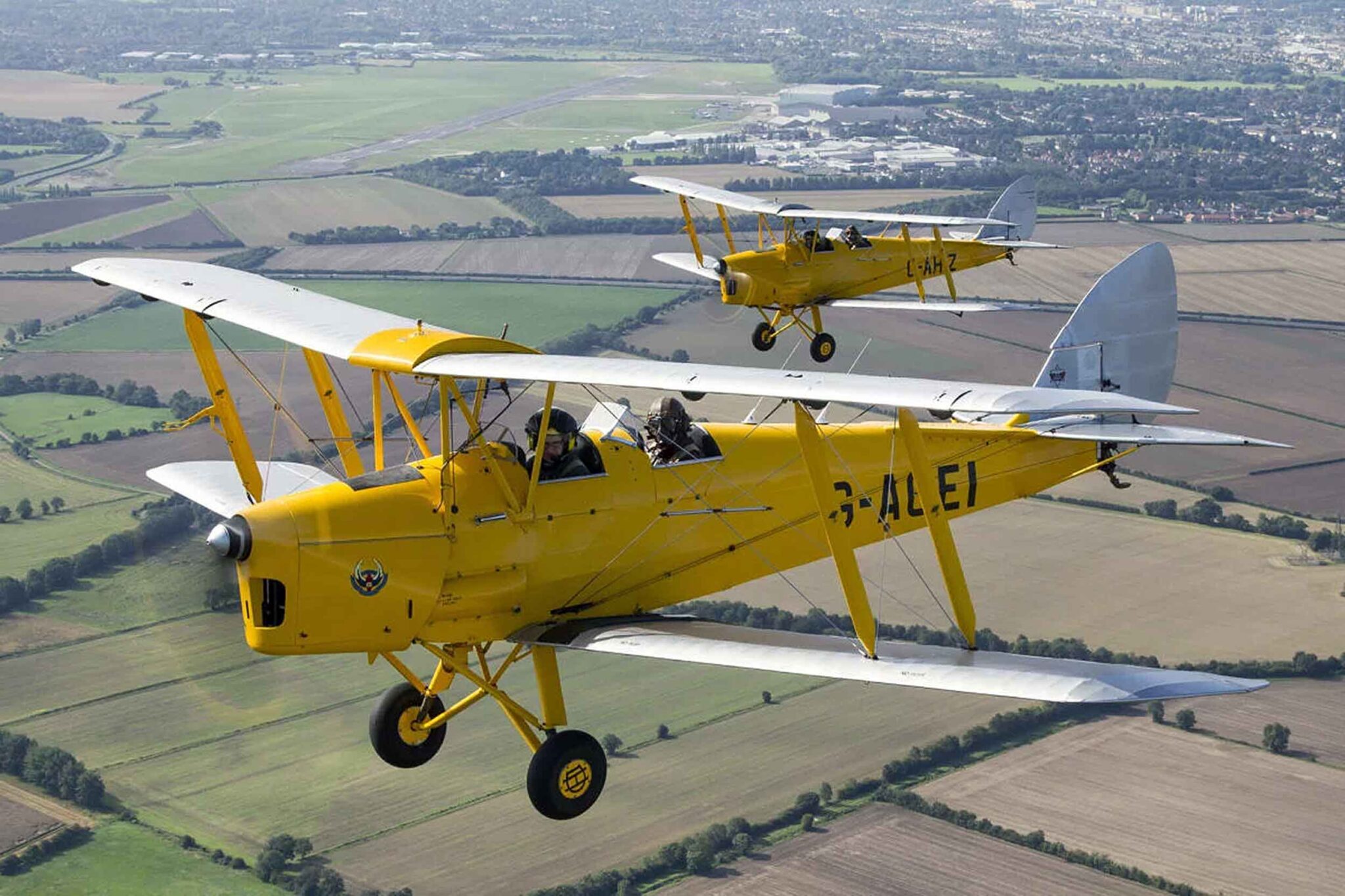 Learn to fly with PPL scholarship flying classic Tiger Moth : : FLYER