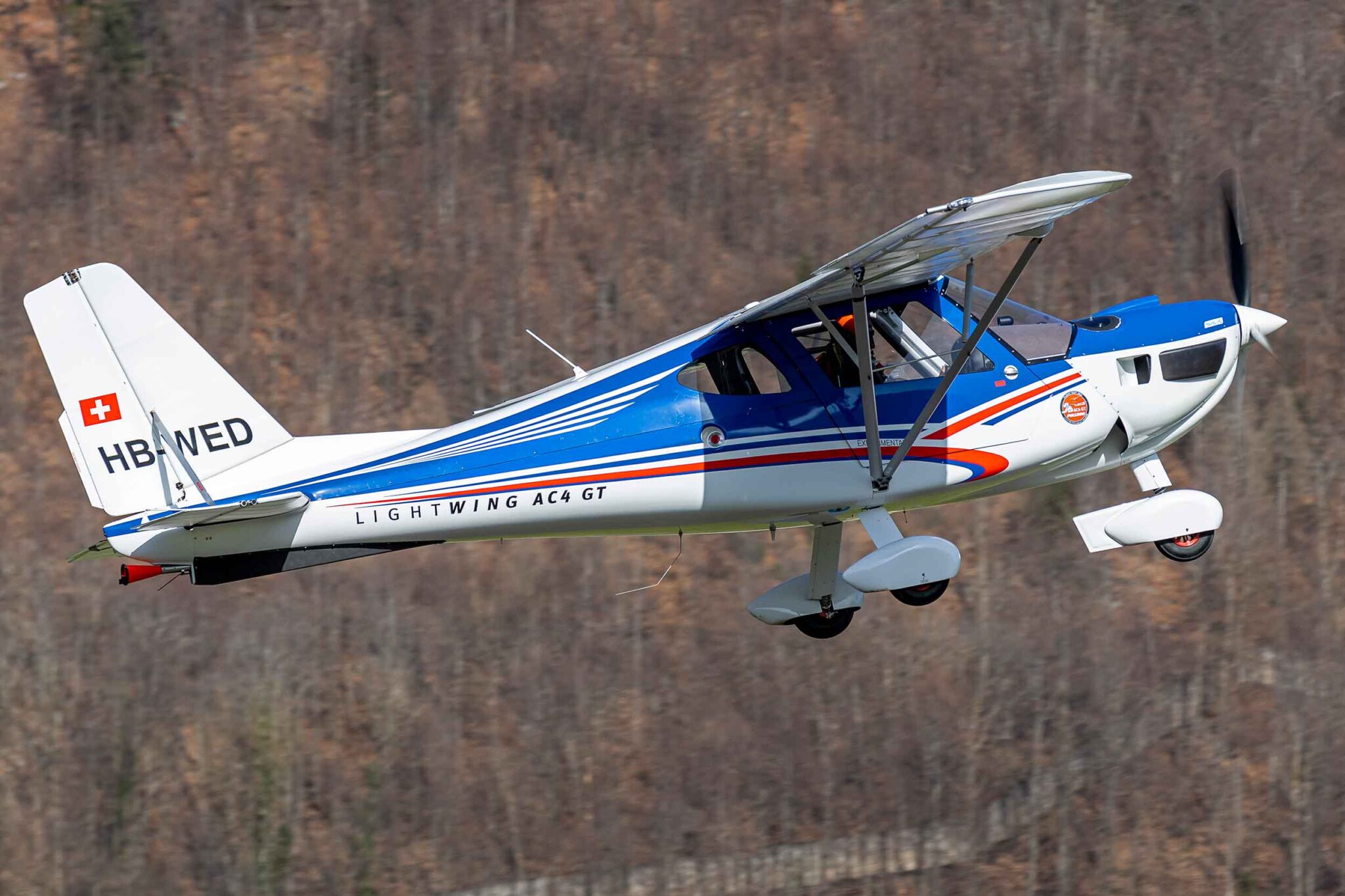 TLAC brings Light Wing AC4 to UK : : FLYER