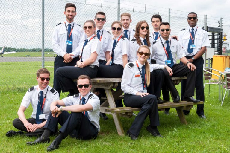 CAE and easyJet reopen Multi-Crew Pilot Licence applications : : FLYER