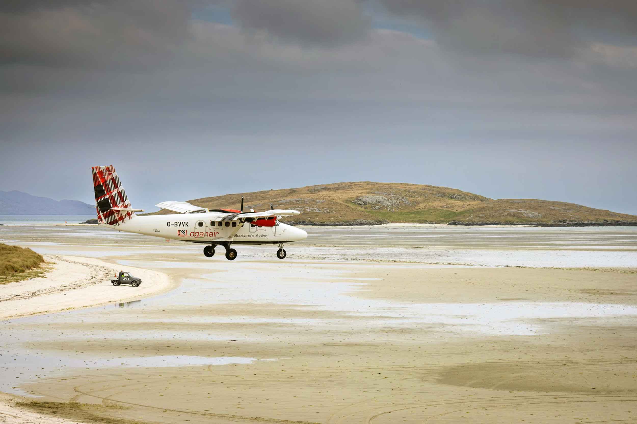 Leading Edge Aviation launches tagging partnership with Loganair : : FLYER
